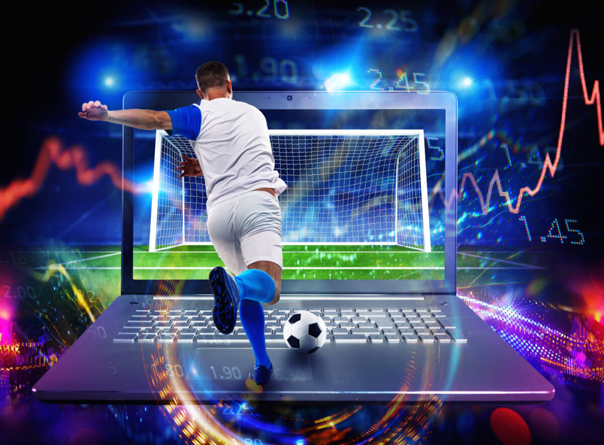 Fußball live im TV und im Livestream - Wo kommt welches Spiel live?